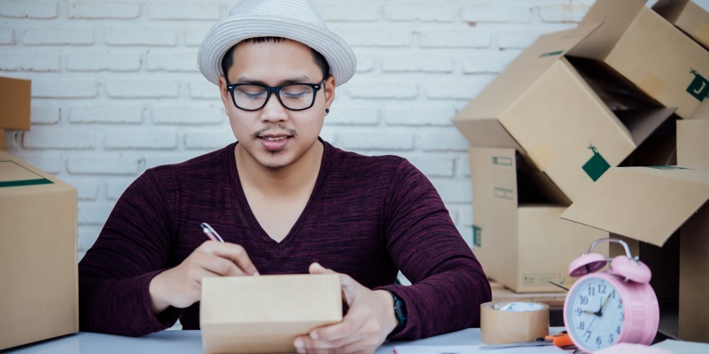 Pebisnis Online Sering Kehabisan Waktu Kirim Order? Begini Cara Atur Pengiriman Instan